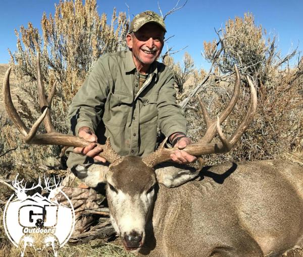 Nevada Mule Deer Hunting Guide & Outfitter | NV Mule Deer Hunts